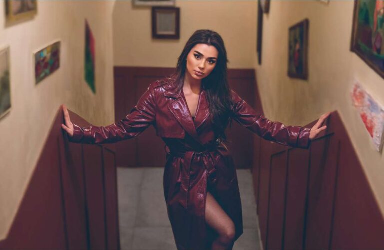 STYLE INSPO: Bordo je boja godine, evo kako je kombinirati u svakoj prigodi